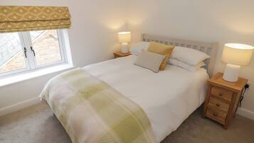 2 quartos, individualmente decorados, individualmente mobiliados