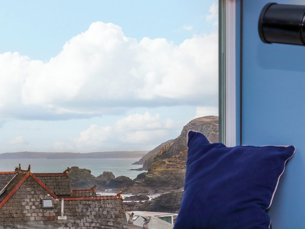 Mavericks Wave - St Agnes