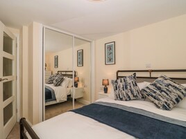 1 quarto, individualmente decorados, individualmente mobiliados