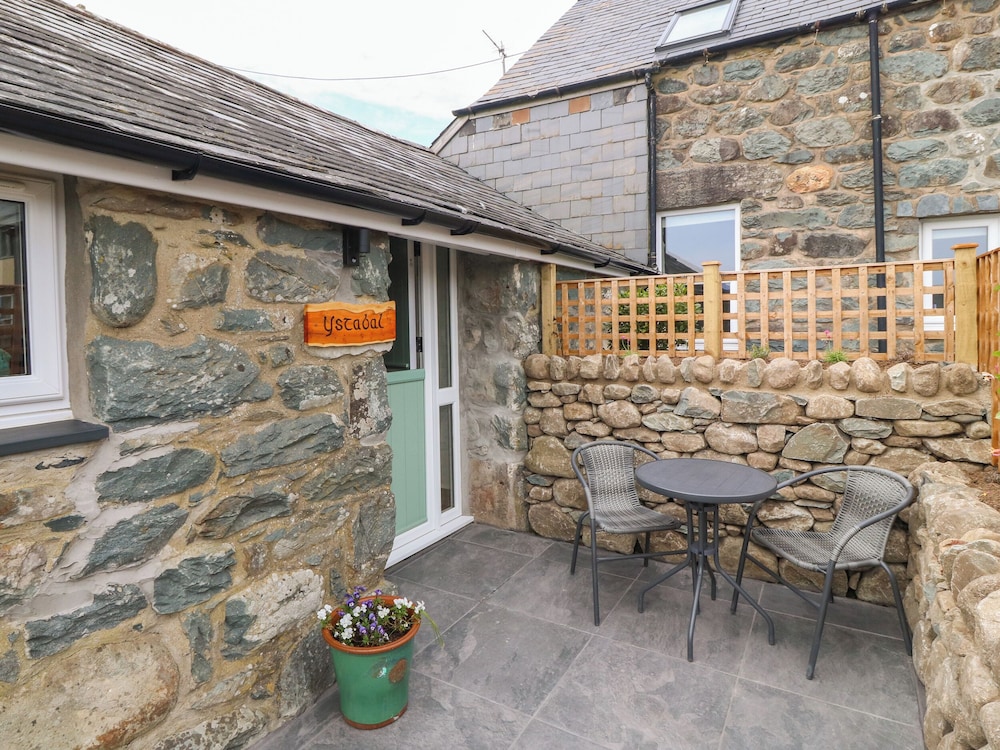 Y Stabl - Tal-y-bont