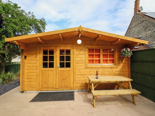 Log Cabin - Amber Glow - Glastonbury