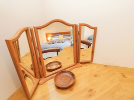 3 quartos, com decoração personalizada, com mobília individualizada