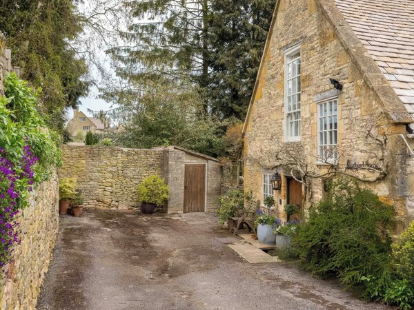 Courtyard House - Chipping Campden