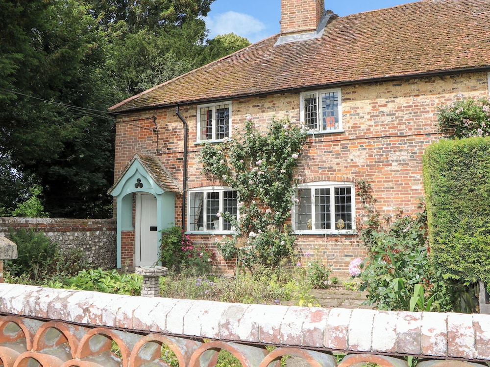 3 Malthouse Cottages - Alton