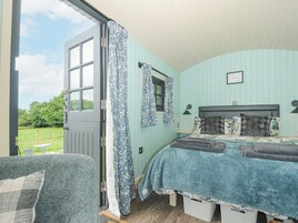 1 quarto, individualmente decorados, individualmente mobiliados