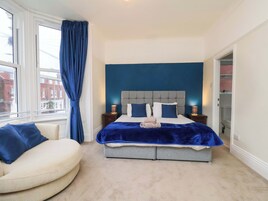 8 quartos, individualmente decorados, individualmente mobiliados