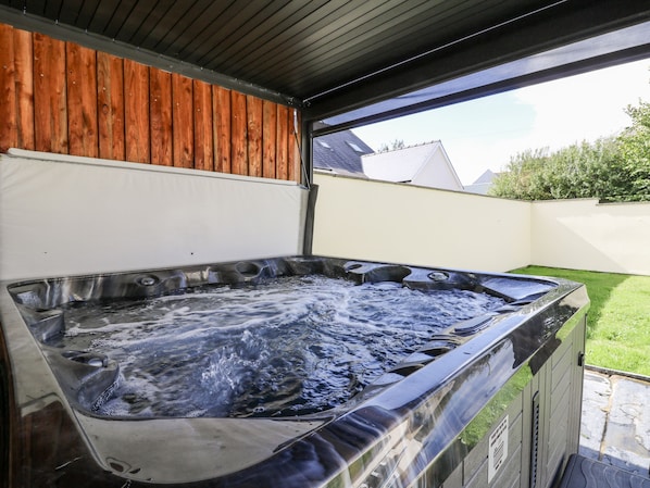 Banheira de hidromassagem exterior