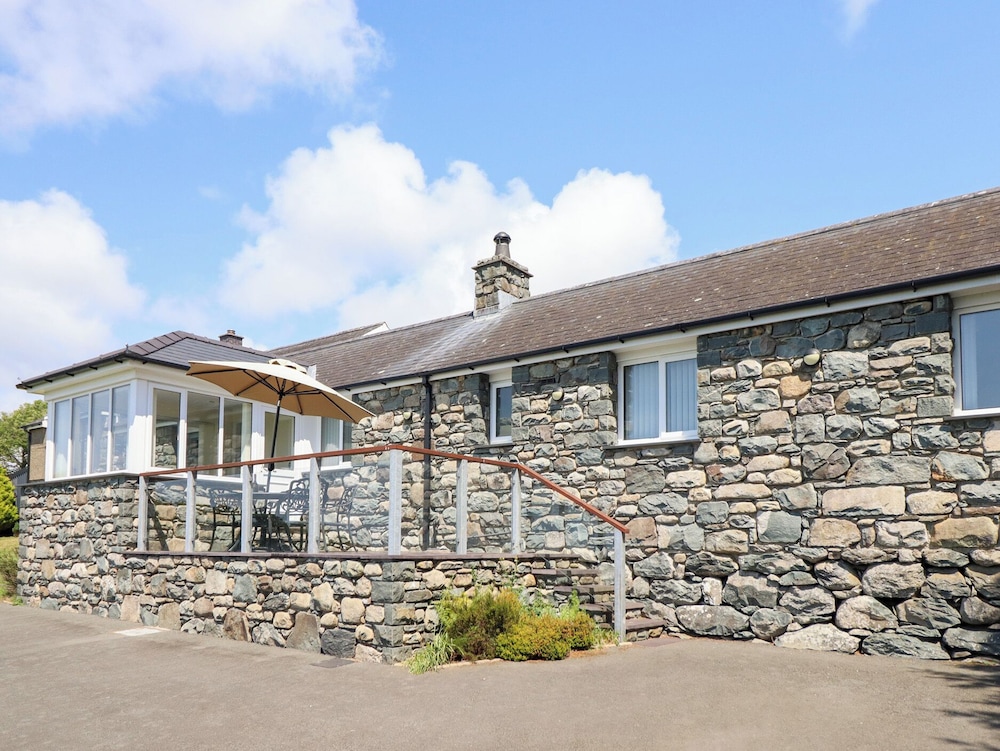 Ysgubor Newydd Parc Isaf - Tal-y-bont