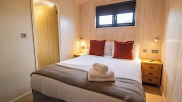 2 quartos, com decoração personalizada, com mobília individualizada