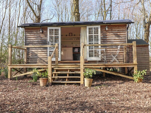 Woodlands Retreat Shepherd's Hut - Norfolk