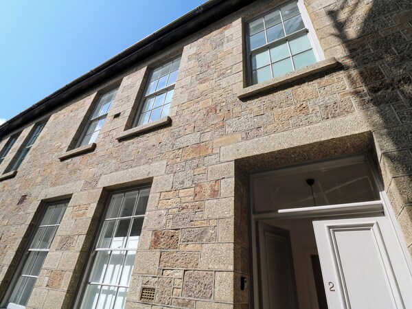 2 Regent Mews - Penzance