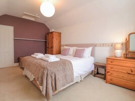 4 quartos, com decoração personalizada, com mobília individualizada 