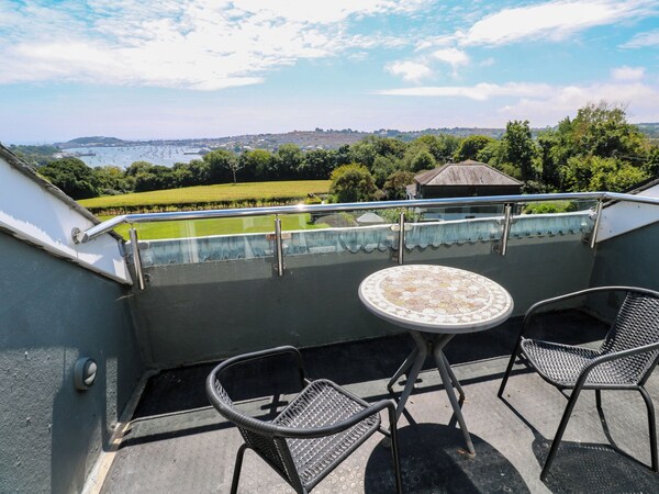 The Crows Nest - Falmouth