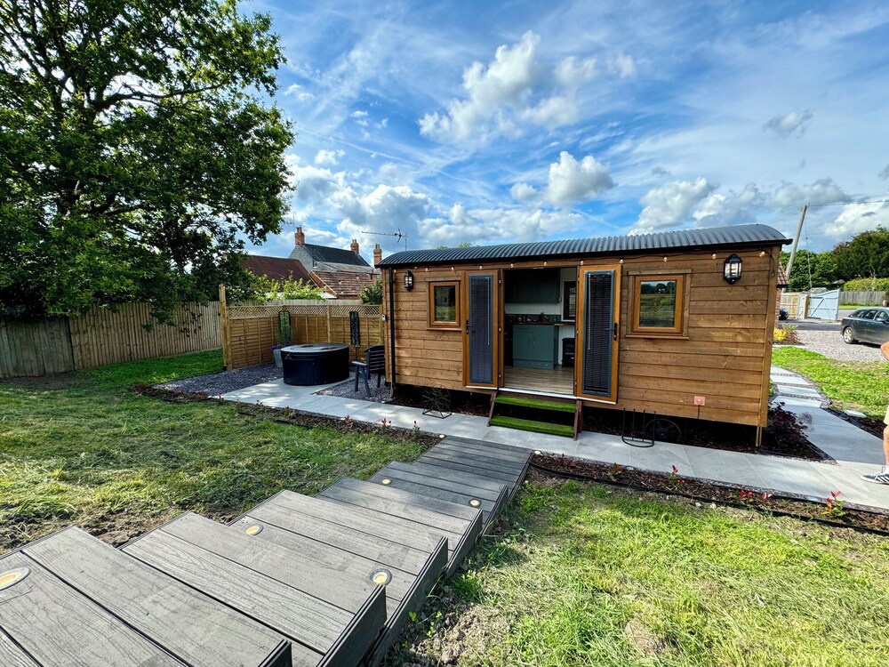 Mooffitch Riverview Hut - Cotswolds