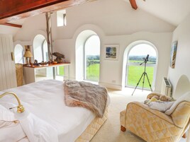 3 quartos, com decoração personalizada, com mobília individualizada 