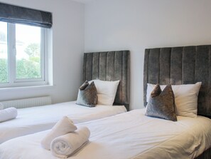 Casa de Campo | 3 quartos, com decoração personalizada, com mobília individualizada 