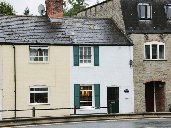 Troutbeck Cottage - Ludlow Castle