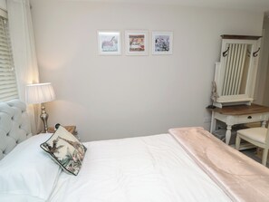 1 quarto, individualmente decorados, individualmente mobiliados