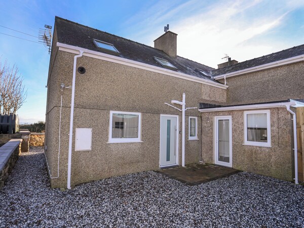 Ty'n Ffridd Bach - Llŷn Peninsula