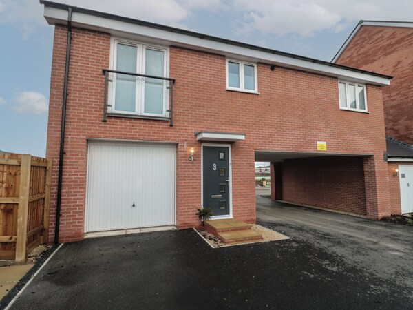 Cotswold Outlet Coach House - Tewkesbury