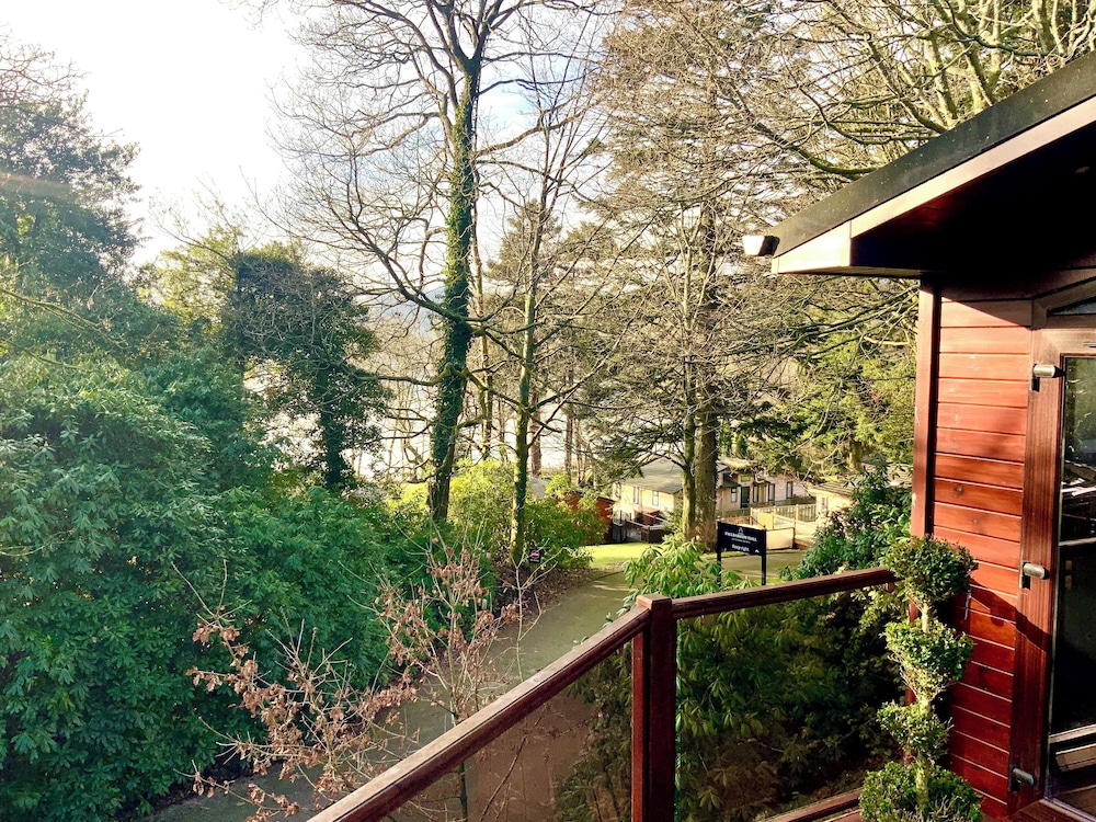 Tree House, Partial Lake Views - 文德米爾