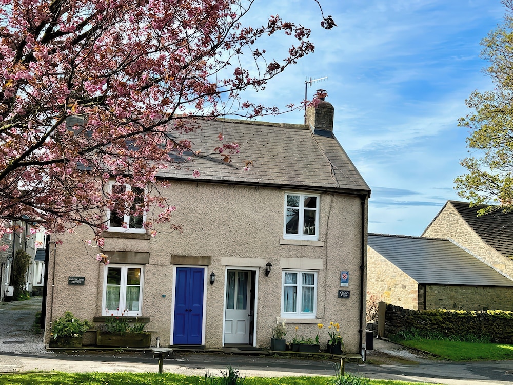 Cross View - Tideswell