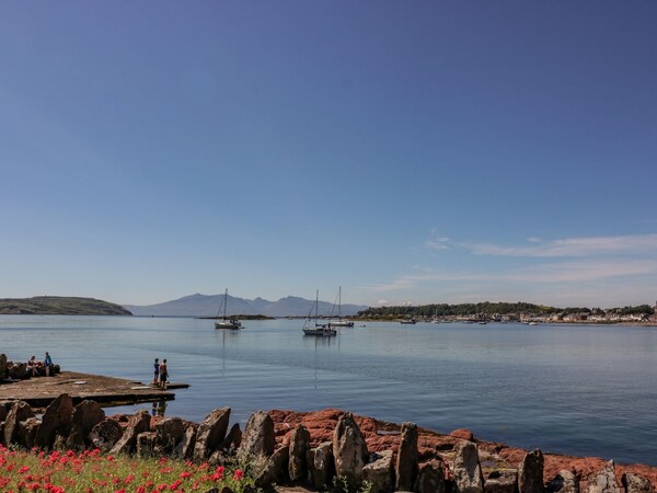 8 George Street - Millport