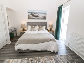 4 quartos, individualmente decorados, individualmente mobiliados