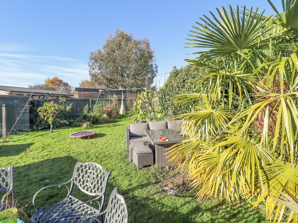 Little Eden By The Sea - Cleethorpes