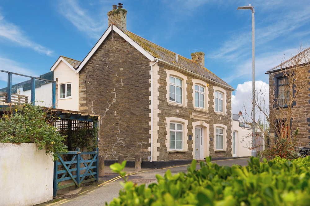 Captain's Walk - Newquay
