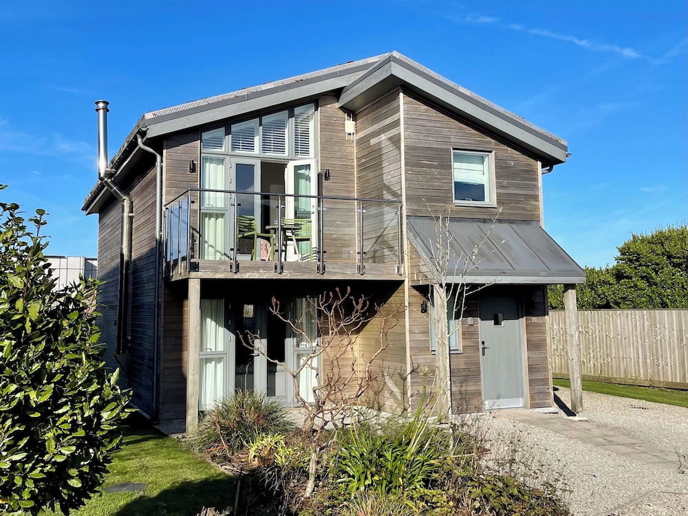 Una, Lodge 73 - Carbis Bay