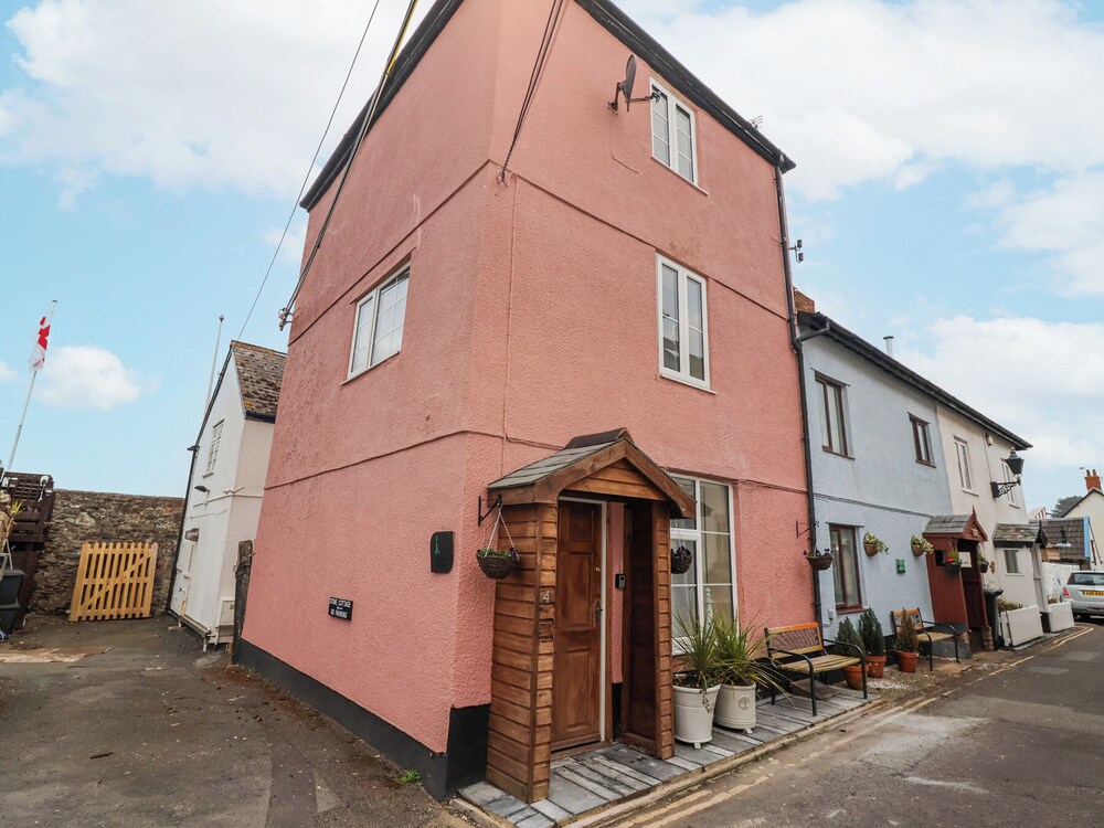 The Old Lighthouse Cottage - Watchet
