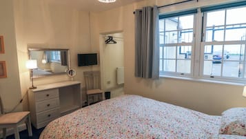 1 quarto, individualmente decorados, individualmente mobiliados