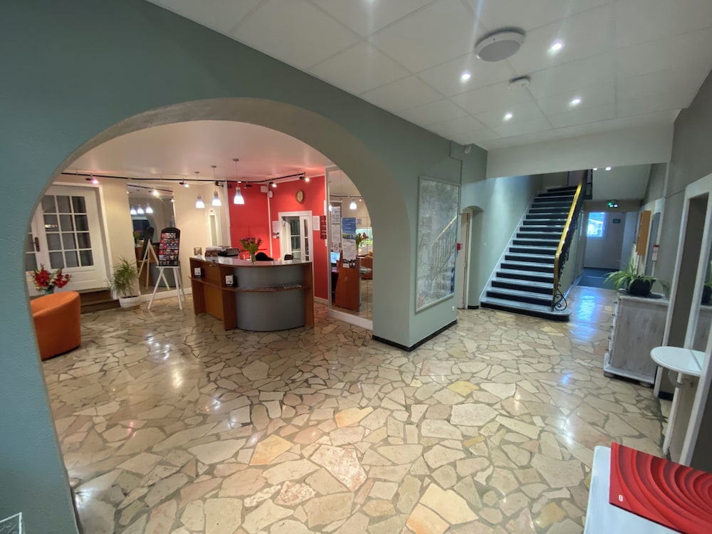 Nouvel Hotel - Lons-le-Saunier