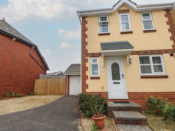 21 Heol Gylfinir - Barry