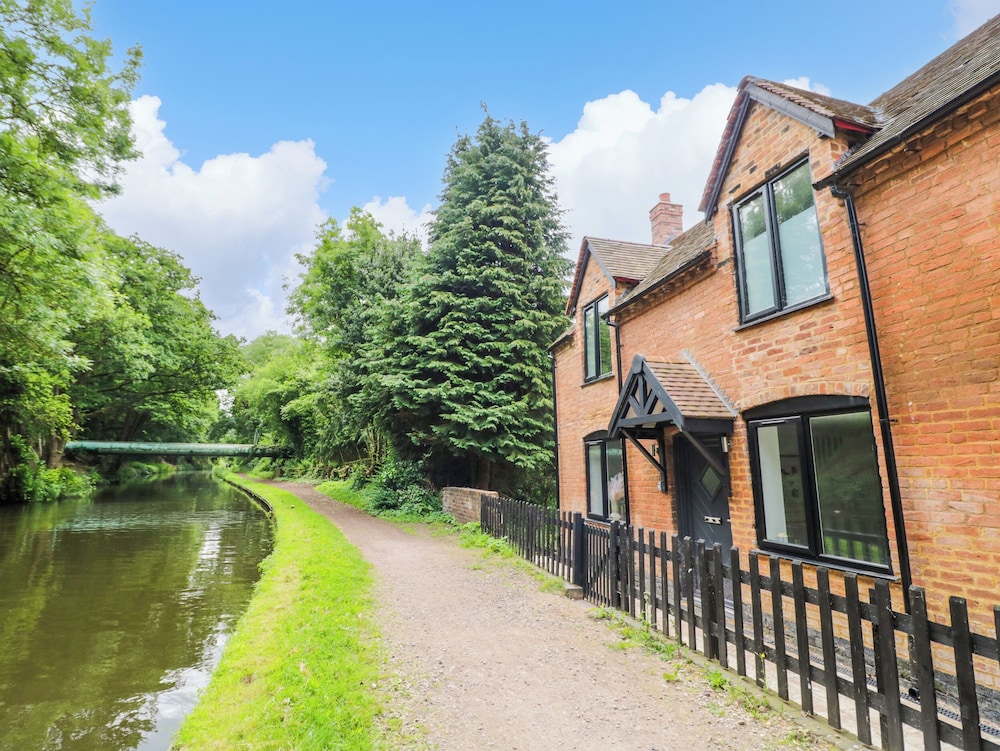 Botterham House - Staffordshire