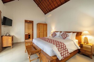 Villa de Luxo, vista para a piscina | Secretária, Wi-fi grátis, roupa de cama fornecida 