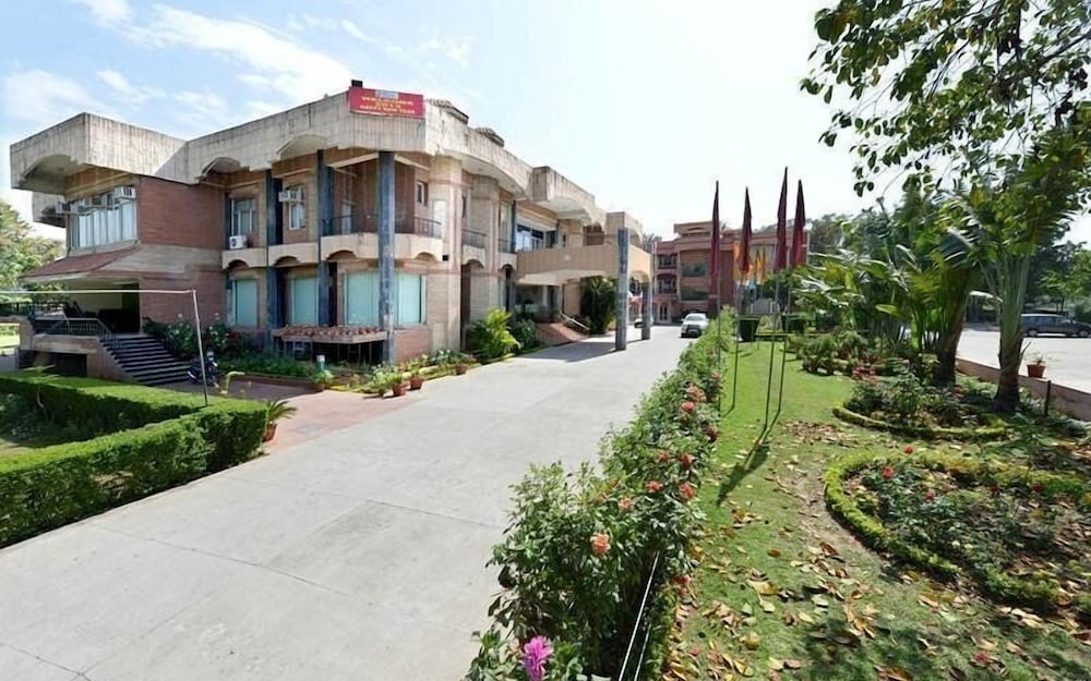 Red Bishop Tourist Complex - Panchkula