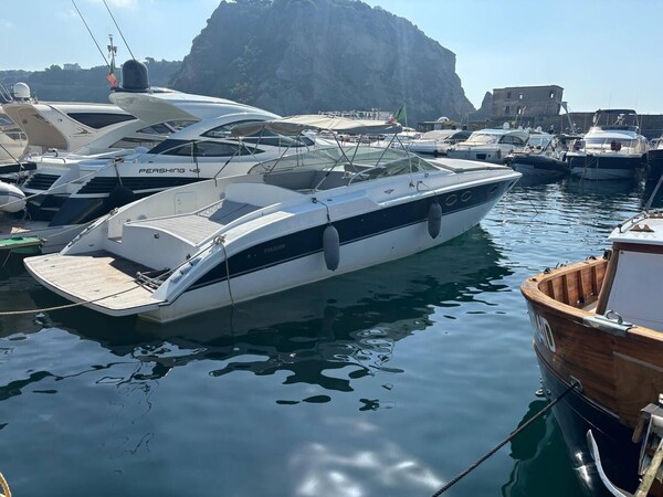 Fall In Love With The Amalfi Coast Charming Boat Rental In Naples - Nápoles