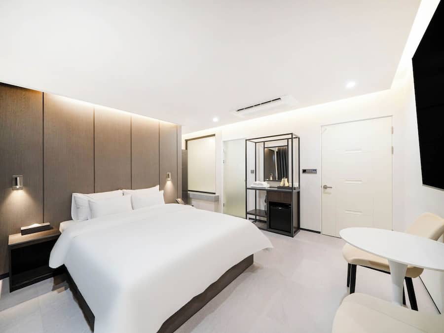 Quarto Duplo Premium | Secretária, secretária adequada para computadores portáteis