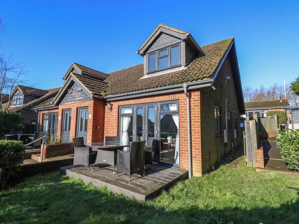 Rookley Lake Cottage - Hampshire