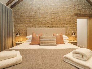 3 quartos, com decoração personalizada, com mobília individualizada 