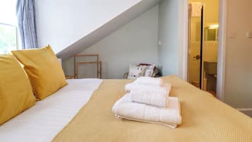 3 quartos, com decoração personalizada, com mobília individualizada