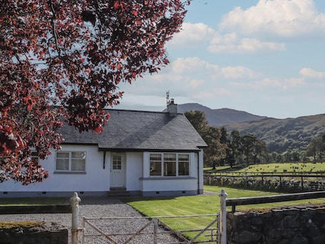 Exterior. Tigh na Drochit