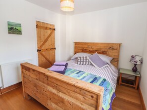 2 quartos, individualmente decorados, individualmente mobiliados