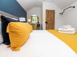 3 quartos, com decoração personalizada, com mobília individualizada 