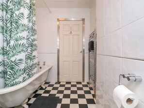 Um polibã, um secador de cabelo 