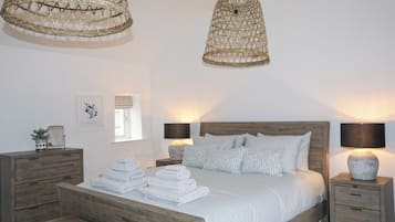 3 quartos, com decoração personalizada, com mobília individualizada