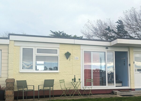 Culver View - Chalet 129 Sandown Bay Holiday Centre - Sandown