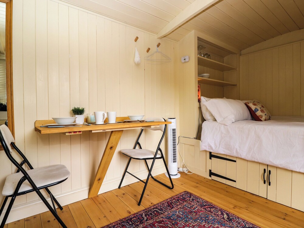 Mitford Gypsy Hut - Moreton-in-Marsh
